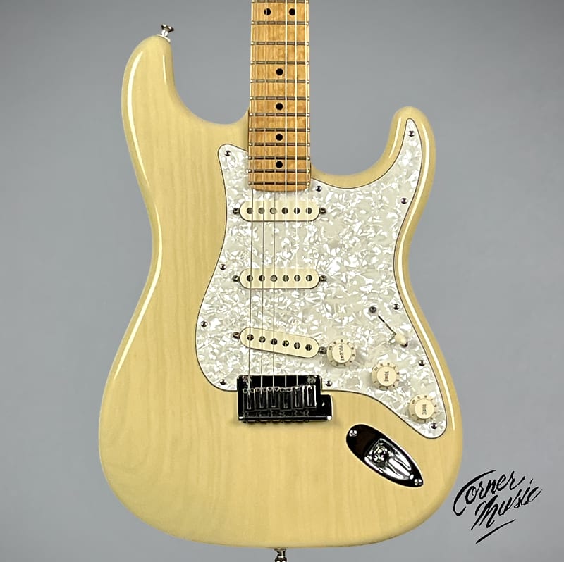 Fender Custom Classic Stratocaster 2004 - Honey Blonde – Corner Music